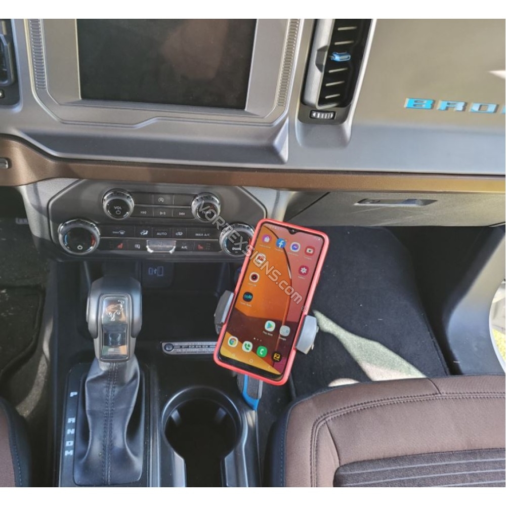 Phone mount for Ford Bronco dashboard - safe & reliable